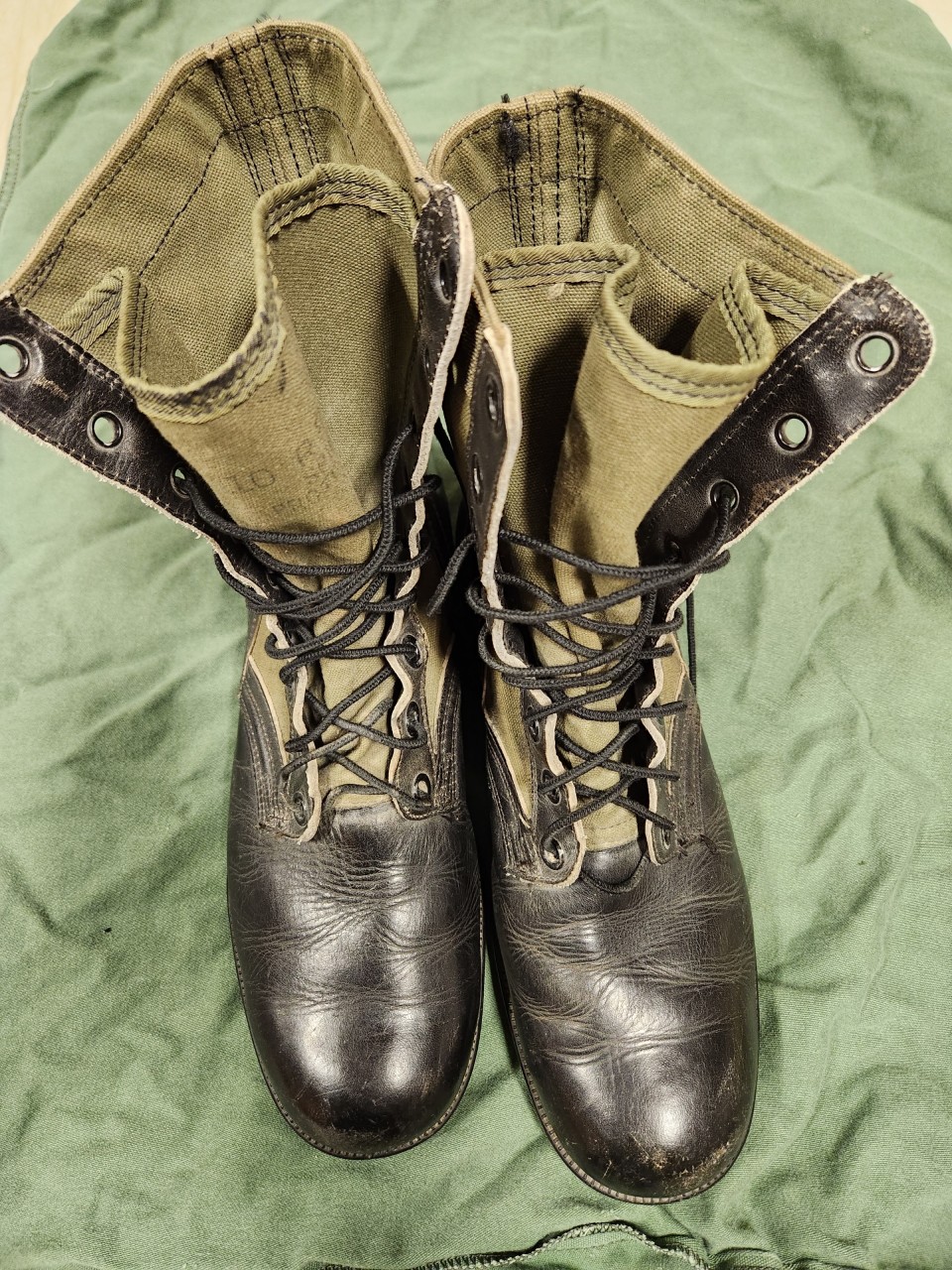 3rd Pattern Jungle Boots, Original, Vibram (10R) - Uniforms & Clothing
