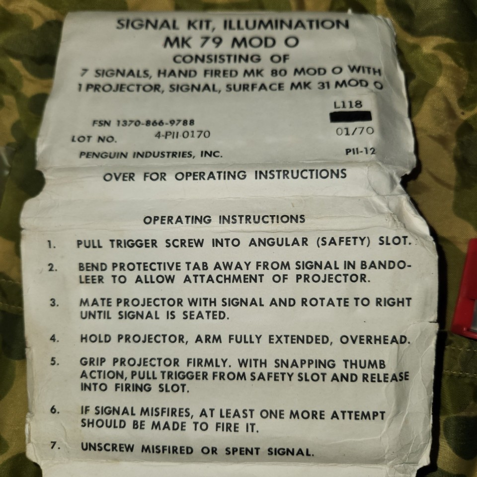 US Navy SEAL / Aviator Signal Kit, Illumination Mk79 Mod 0